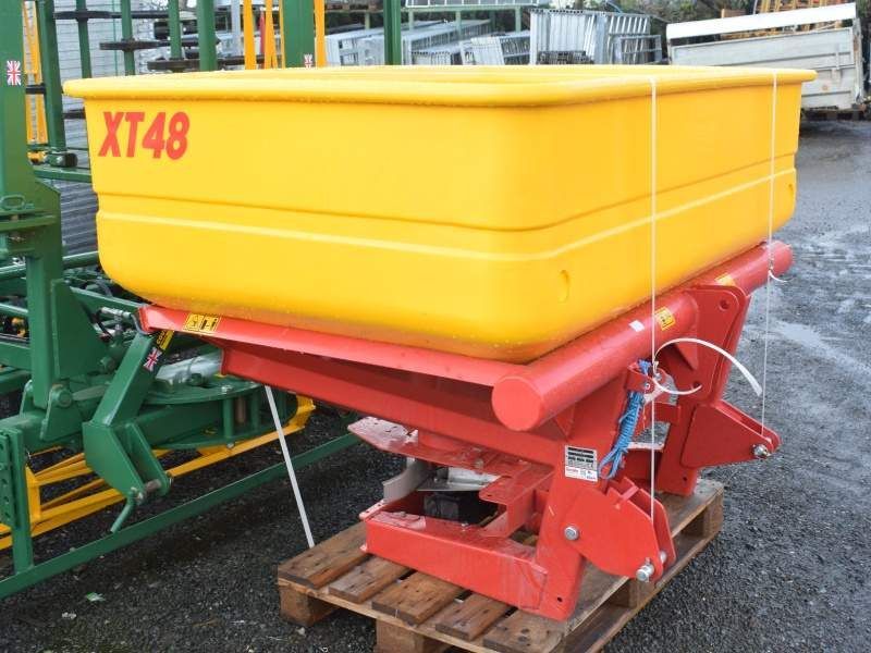 Teagle XT48 Fertiliser Spreader - Martin Pears Engineering » Martin Pears Engineering