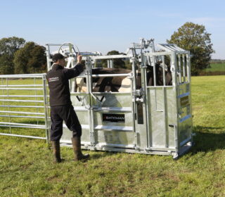 LM Bateman Crushes and Cattle Handling Equipment - Martin Pears ...