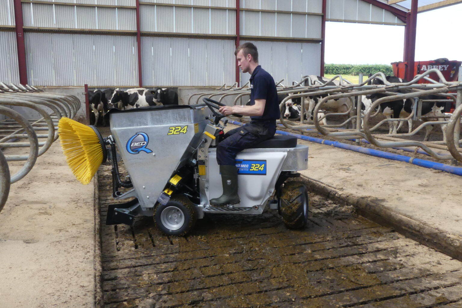 Plant-MEC Q-Bed Sawdust Dispenser - Martin Pears Engineering » Martin ...