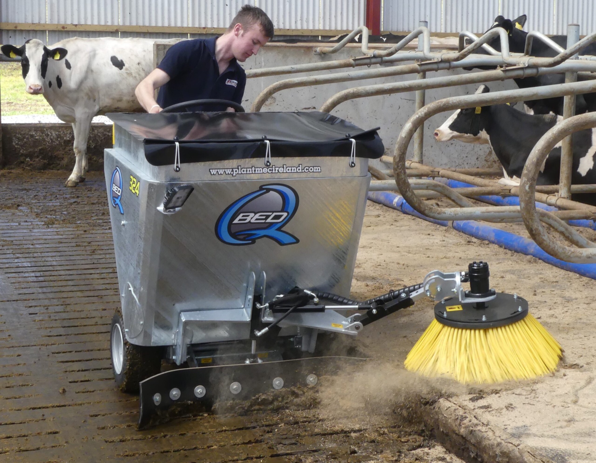 Plant-MEC Q-Bed Sawdust Dispenser - Martin Pears Engineering » Martin ...